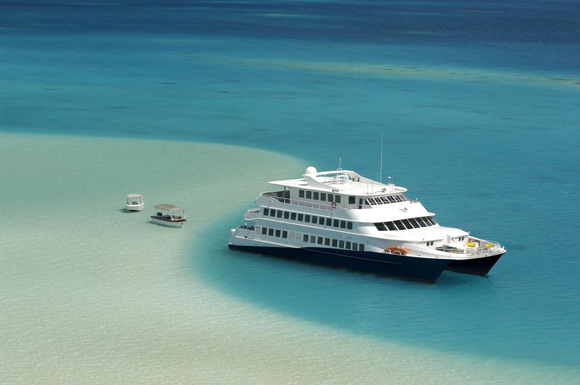 Sail around Bora Bora and Taha'a aboard the luxury yacht Haumana ...
